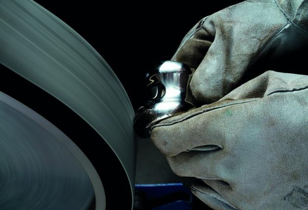 Optimierte Performance mit NORaX® N889 Schleifbändern | Norton ...