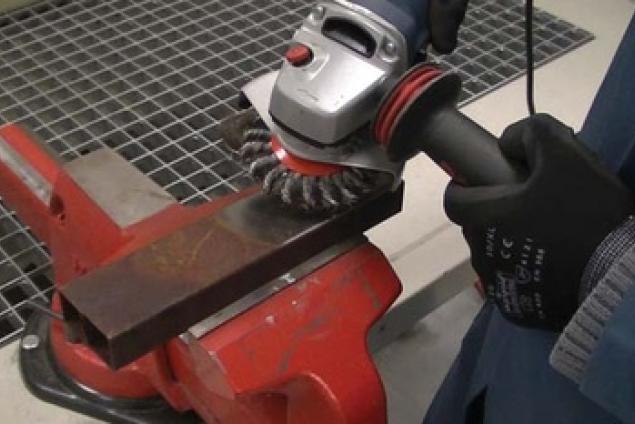 The Ultimate Guide to Choosing and Using Wire Brushes | Norton ...